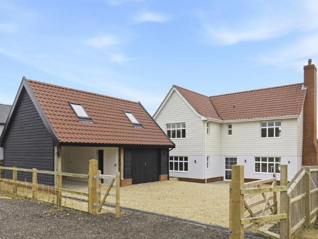Wenhaston, Halesworth 4 bed detached house to rent £3,500 pcm £808 pw