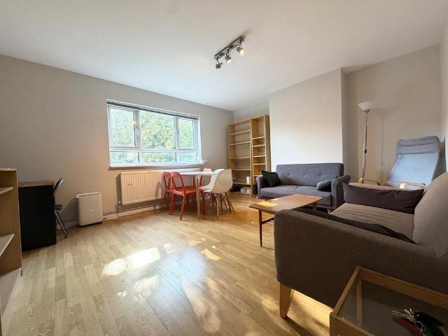 Wenlock Court, New North Road, Old. 3 bed flat to rent £3,298 pcm £761 pw