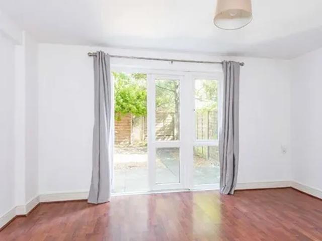 Wenlock Court, New North Road, London, N1 7PL, United Kingdom | 3 bed apartment for rent #139267461 | Rentberry