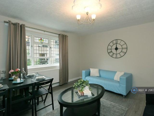 Wenlock Court, London, N1 3 bed flat to rent £3,402 pcm £785 pw
