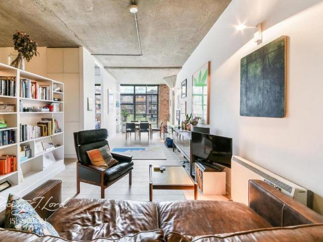 Wenlock Road, London 2 bed apartment to rent £3,200 pcm £738 pw