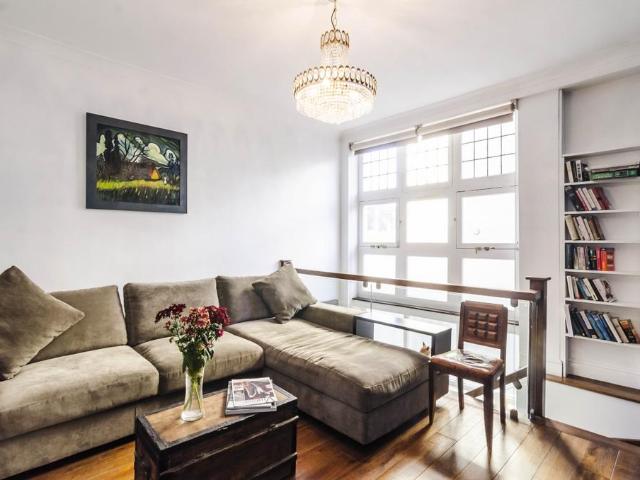 Wenlock Street London N1 1 bed maisonette to rent £3,445 pcm £795 pw