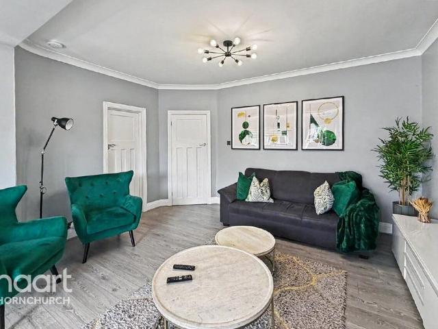 Wennington Road, RAINHAM 4 bed semi detached house to rent £2,450 pcm £565 pw