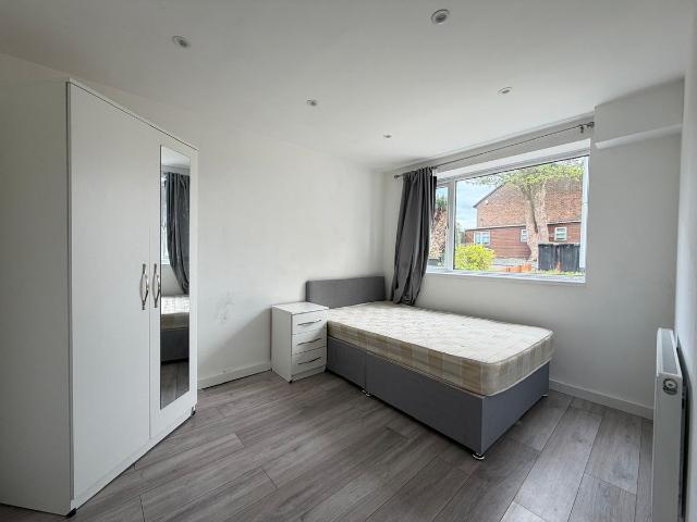 Wensleydale, Luton, Bedfordshire LU2, Property to rent, £600 pcm | PrimeLocation