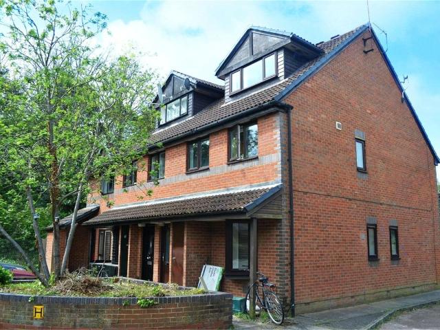 Weavers Close, Isleworth TW7, 1 bed flat to rent, £1,450 pcm | PrimeLocation