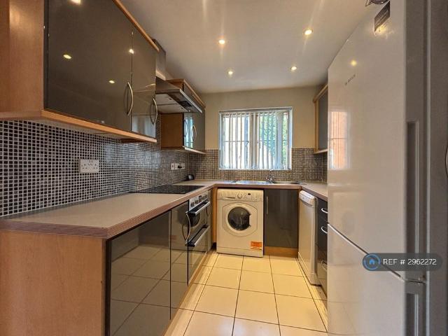 Weavers Court, Hinckley, LE10 2 bed flat to rent £1,150 pcm £265 pw