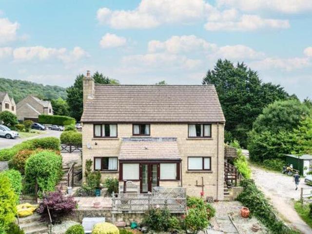 Weavers Drive, Uley, 3 Bedroom Detached