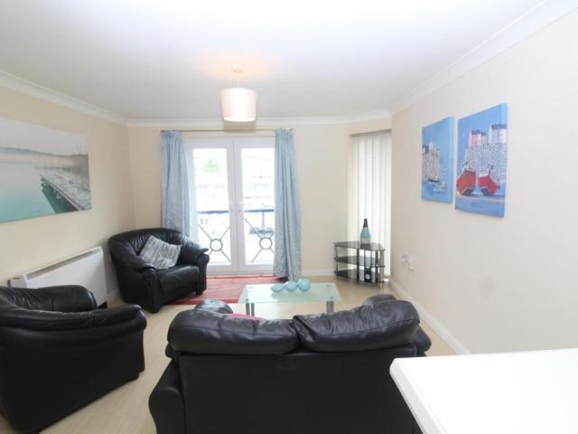 Weaver's House, Maritime Quarter. 2 bed apartment to rent £1,000 pcm £231 pw