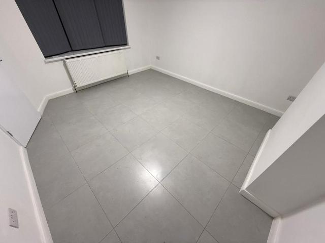 Webb Close, Slough, SL3 3 bed terraced house to rent £2,100 pcm £485 pw