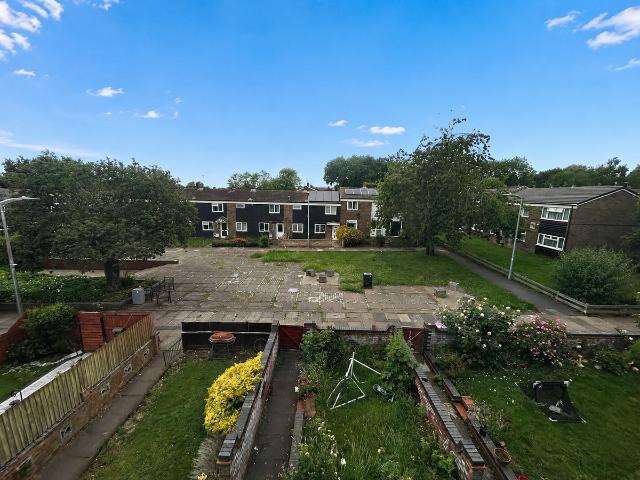 Webb Rise, Stevenage SG1, 5 bed shared accommodation to rent, £3,000 pcm | PrimeLocation
