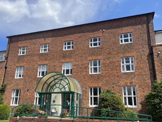 Webber House, Tewkesbury, 2 Bedroom Flat