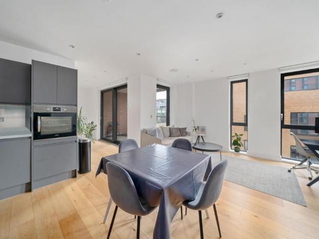 Webber Street, London SE1 1 bed apartment to rent £2,400 pcm £554 pw