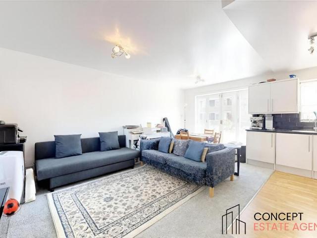 Webber Street, London, SE1 2 bed apartment to rent £2,700 pcm £623 pw