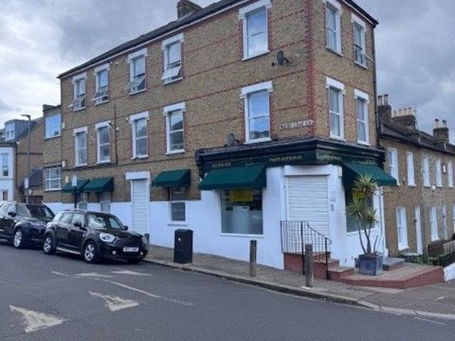 Webb's Road, London SW11, 2 bed flat to rent, £2,300 pcm | PrimeLocation