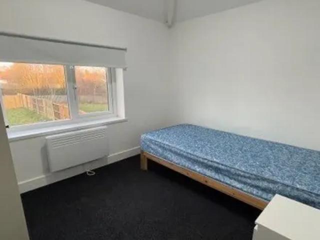 Webster Road, Bloxwich, WS2 7AN, United Kingdom | 3 bed duplex for rent #142805313 | Rentberry