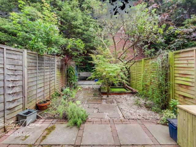 Webster Road, LONDON, SE16 2 bed terraced house to rent £2,450 pcm £565 pw