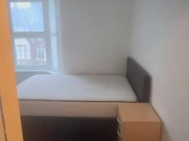 Wedderburn Road, Barking IG11, 3 bed detached house to rent, £2,500 pcm | PrimeLocation
