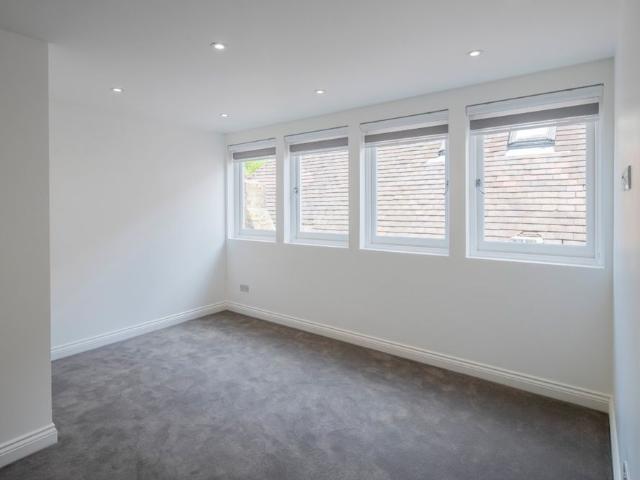 Wedderburn Road, Hampstead,, NW3 5QG