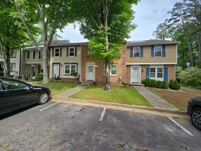 Wedgeview Ln