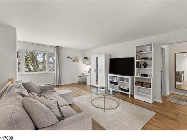 Wedgewood Dr Apt,verona, Condo For Sale