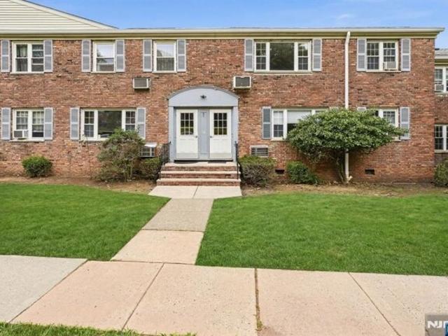 Wedgewood Dr Apt,verona, Condo For Sale