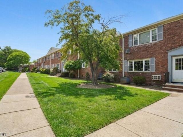 Wedgewood Dr Apt,verona, Condo For Sale