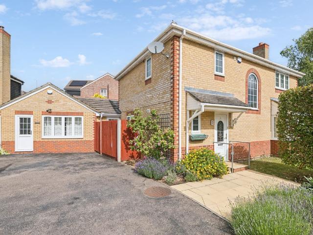 Wedgewood Road, Hitchin SG4, 5 bed detached house to rent, £3,500 pcm | PrimeLocation