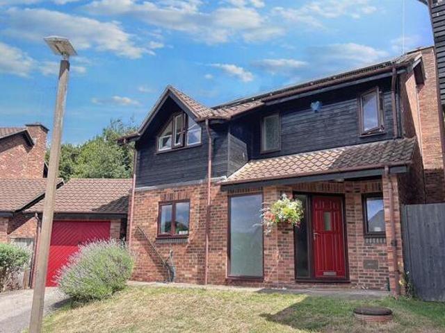 Wedgwood Avenue, Blakelands, 3 Bedroom Detached