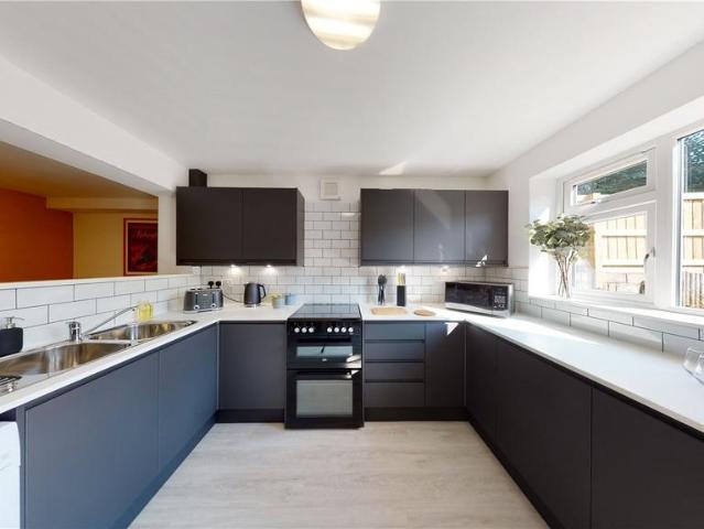 Wedgwood Road, Southdown, Bath. 6 bed semi detached house to rent £3,999 pcm £923 pw