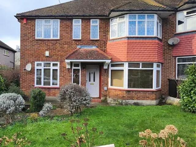 Wedmore Avenue, London, IG5 0XF, United Kingdom | 2 bed apartment for rent #138931638 | Rentberry