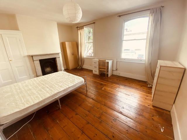 Wedmore Gardens, London N19 5 bed terraced house to rent £4,550 pcm £1,050 pw