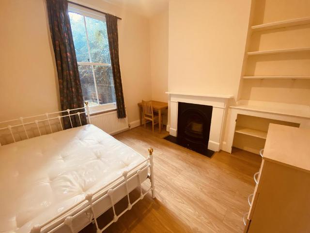 Wedmore Gardens, London N19 5 bed terraced house to rent £4,767 pcm £1,100 pw