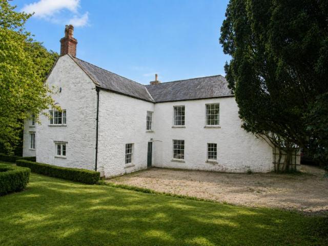 Wedmore 5 bed detached house to rent £4,000 pcm £923 pw