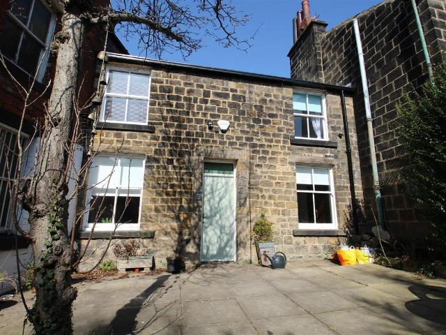 Weetwood Lane First Floor, Headingley, Leeds, West Yorkshire LS16, 2 bed flat to rent, £1,050 pcm | PrimeLocation