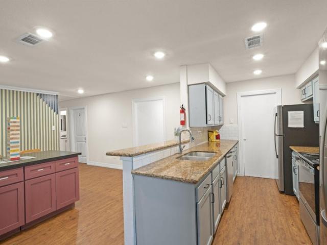 $Week Private Room in Northeast Houston | All Ut