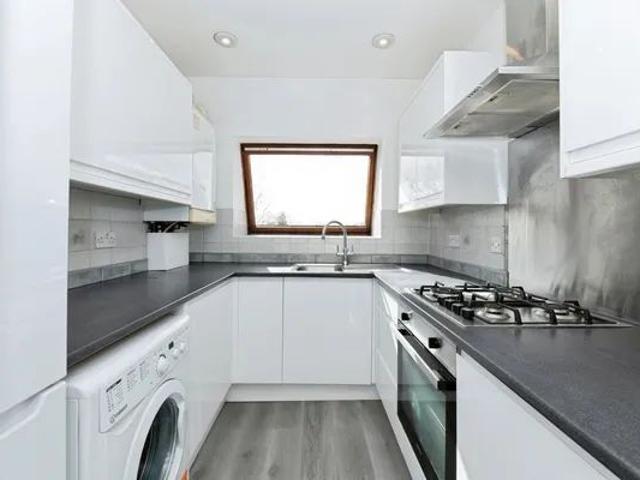 Weihurst Court, Carshalton Road, SM1