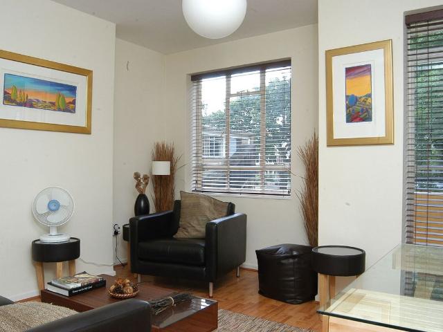 Weir House, Balham, London SW12, 1 bed flat to rent, £1,850 pcm | PrimeLocation