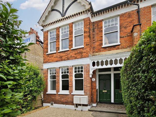 Weir Road, Balham, London SW12, 3 bed flat to rent, £4,000 pcm | PrimeLocation