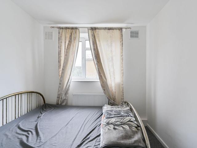 Weir Road, Balham, London SW12, 4 bed flat to rent, £3,800 pcm | PrimeLocation