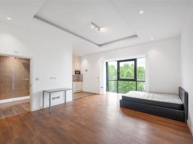 Weir Road, London SW19, 1 bed flat to rent, £1,300 pcm | PrimeLocation