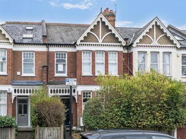 Weir Road, London, 3 Bedroom Apartment