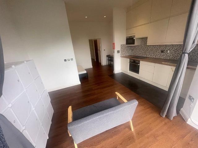 Weir Road, Wimbledon SW19, Studio to rent, £1,300 pcm | PrimeLocation