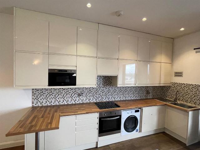 Weir Road, Wimbledon SW19, Studio to rent, £1,300 pcm | PrimeLocation
