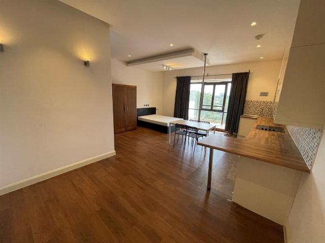 Weir Road, Wimbledon SW19, Studio to rent, £1,350 pcm | PrimeLocation