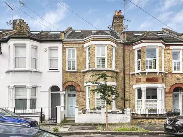 Weiss Road, Putney, SW15 1DH