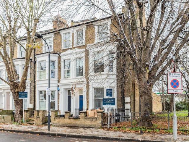 Weltje Road, London W6 2 bed flat to rent £2,500 pcm £577 pw