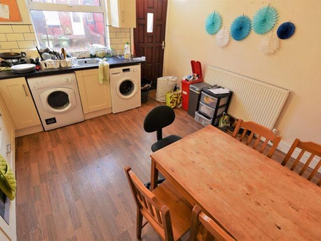 Welton Grove 3 bed house to rent £1,495 pcm £345 pw