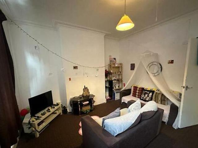 Welton Grove, Hyde Park, 4 Bedroom Terraced
