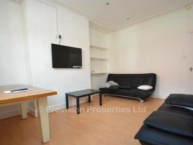 Welton Mount, Hyde Park, 6 Bedroom Terraced