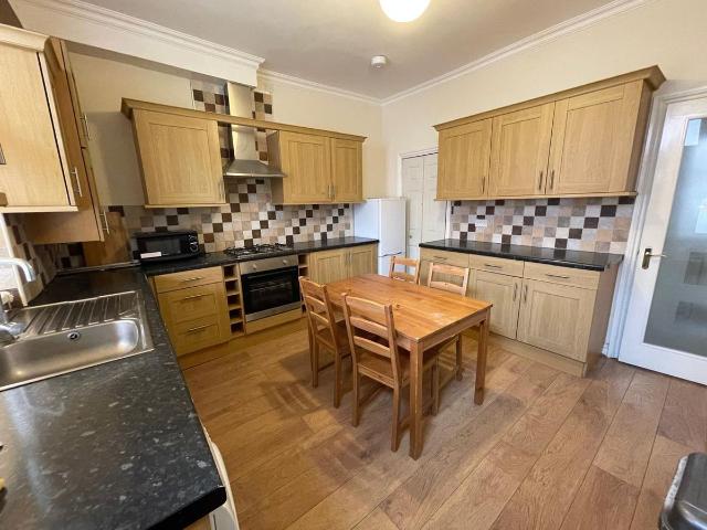 Welton Mount, Leeds LS6, 4 bed terraced house to rent, £1,800 pcm | PrimeLocation